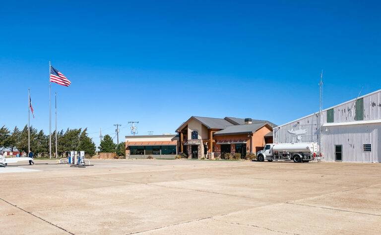 The Red Baron Restaurant at Dalhart Municipal Airport - Eat Fly Texas